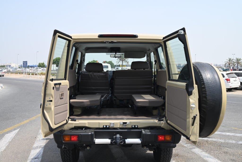 2024 MODEL TOYOTA LAND CRUISER 71 SHORT WHEEL BASE V6 4.0L PETROL 4WD 7 ...