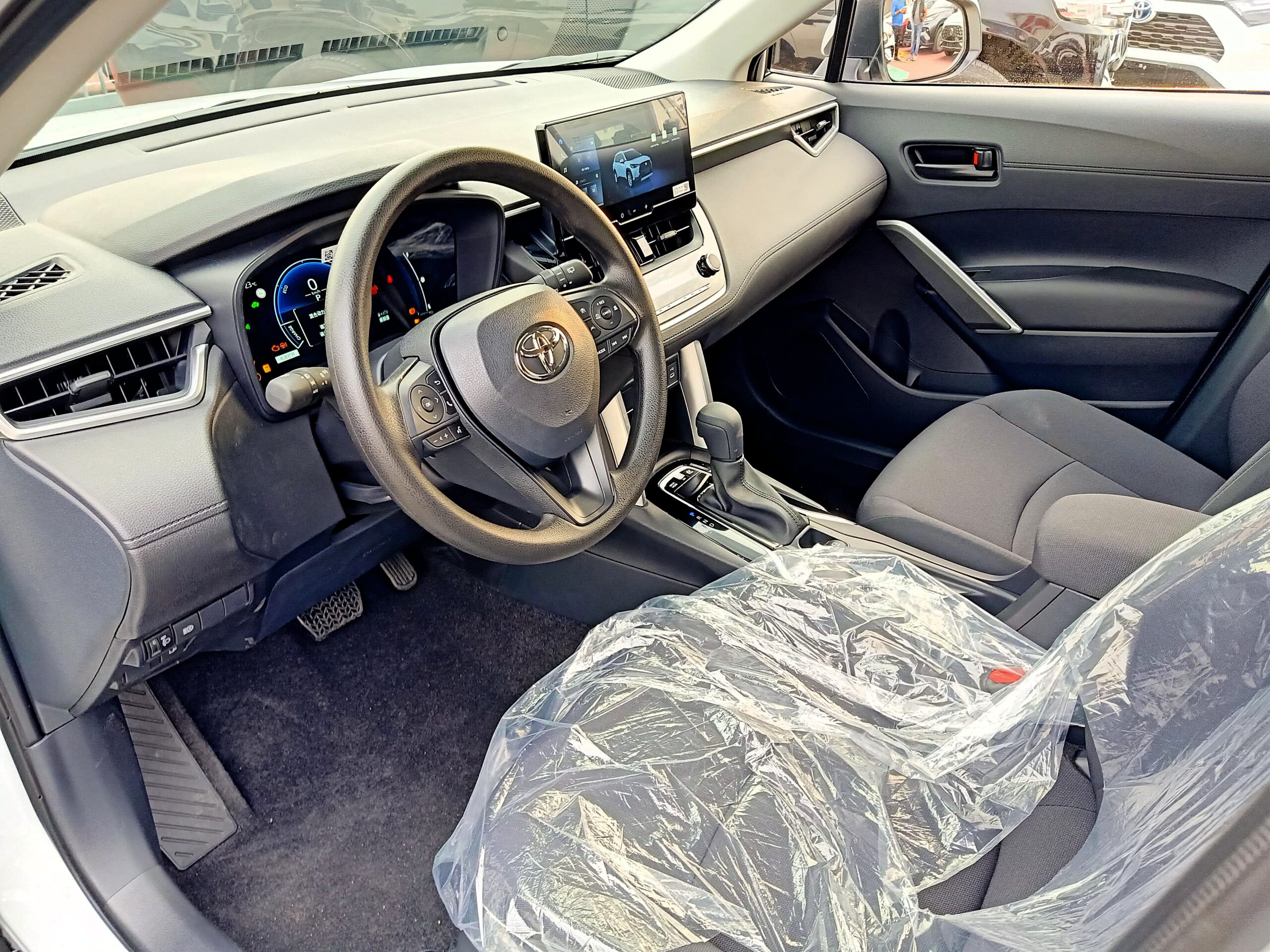 Toyota Corolla Cross Hybrid Twin Elite 2.0l A/T 2024 MODEL White color ...