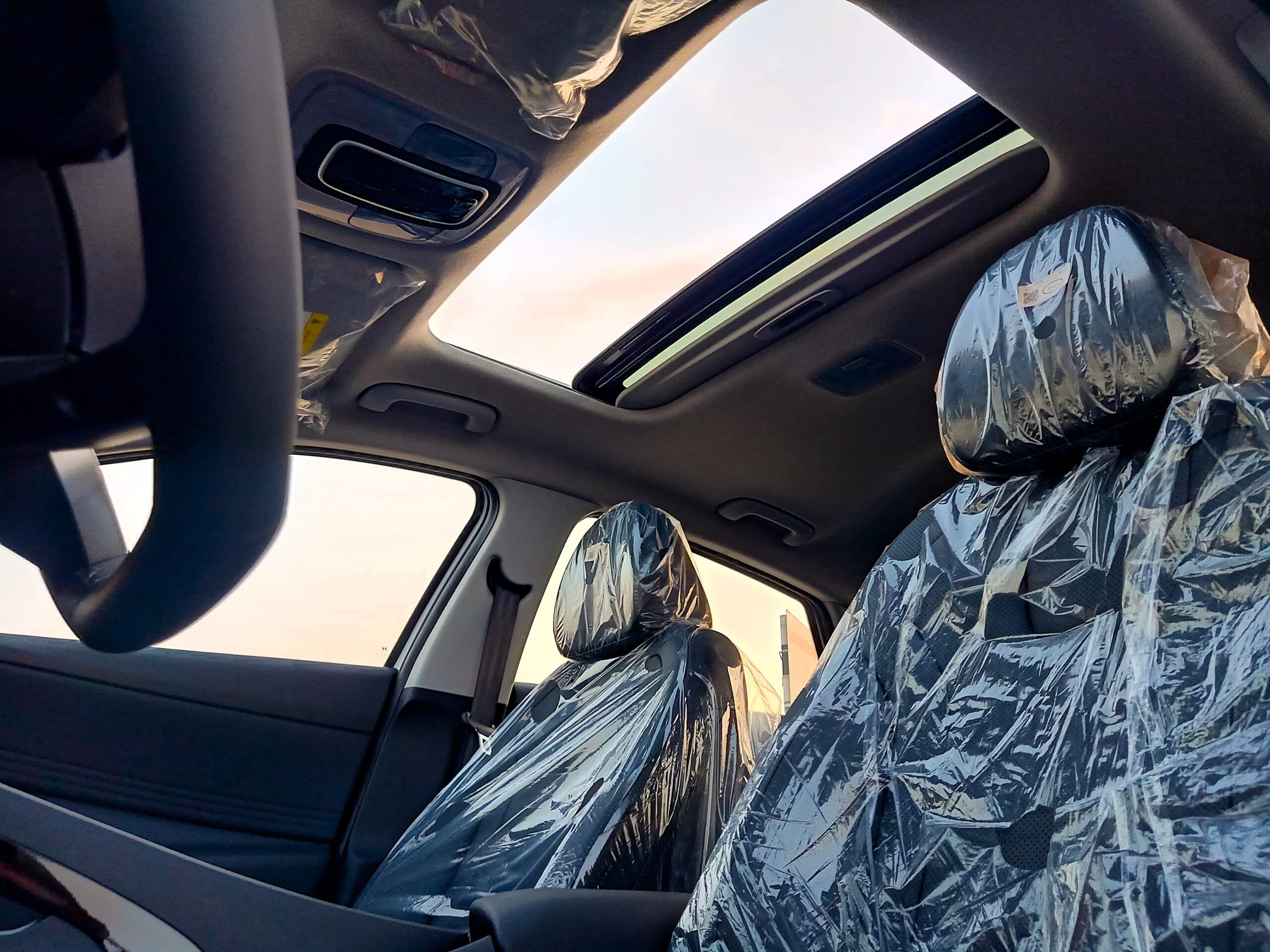 Hyundai Elantra1.5 L Petrol SUNROOF WITH LEATHER Seats 2025 – Naizac